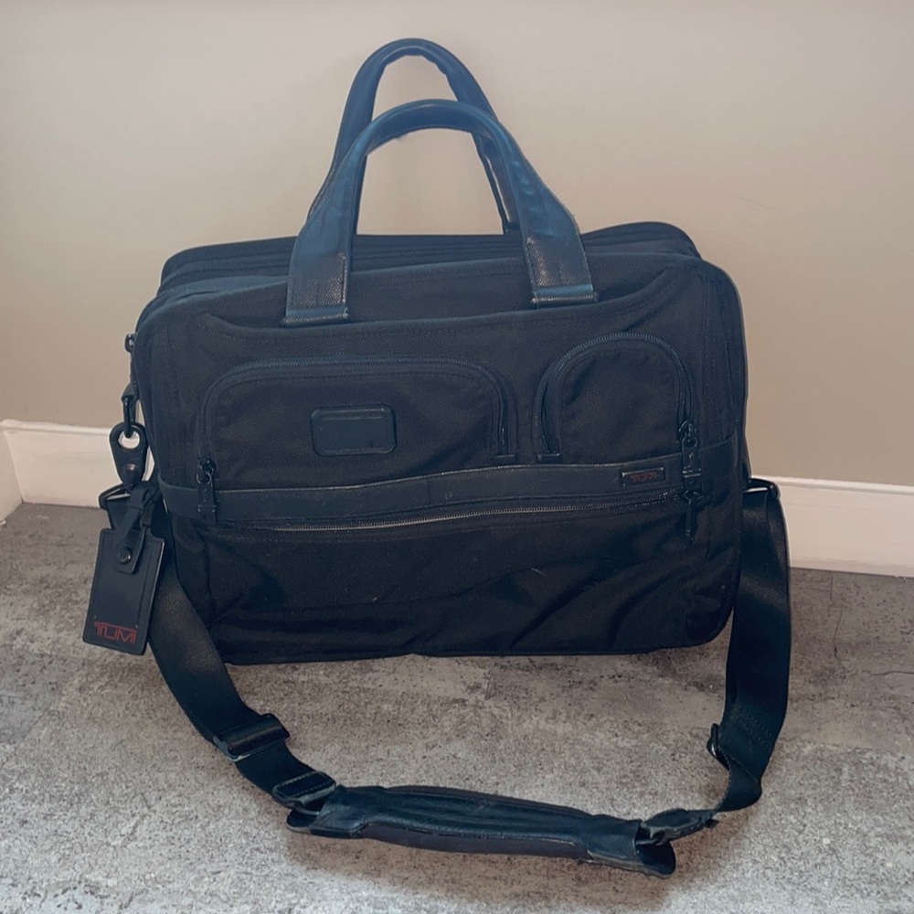 Tumi Compact Large Screen Laptop Brief Alpha - Gem